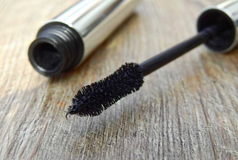 5 Ingenious ways you can reuse and recycle expired makeup products