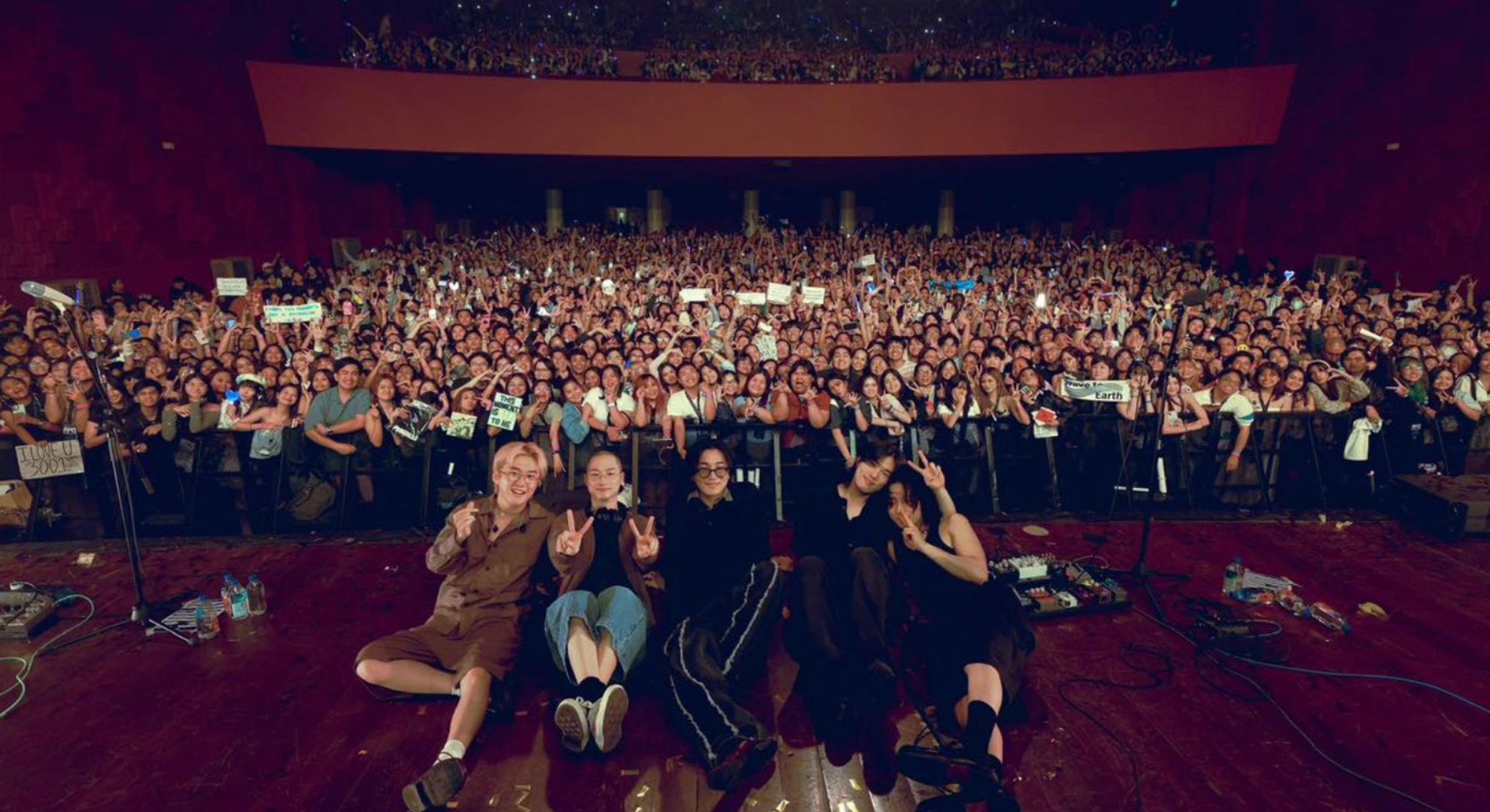 Korean indie band Wave to Earth sets Manila aglow with first-ever PH ...