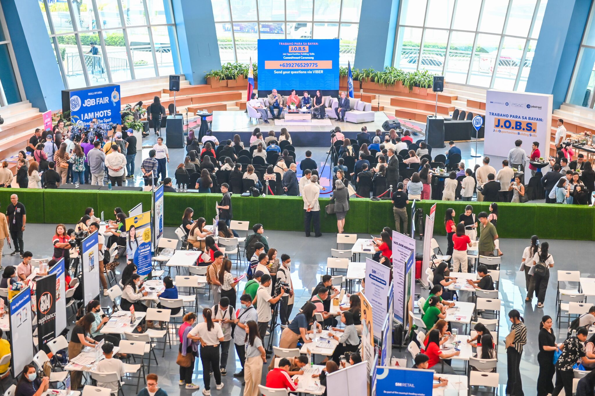 Jobstreet by SEEK hosts Career Con 2025 at SMX Convention Center Manila