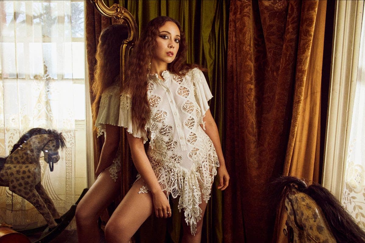 Grammy-winning artist Laufey reveals bittersweet single 'Snow White ...