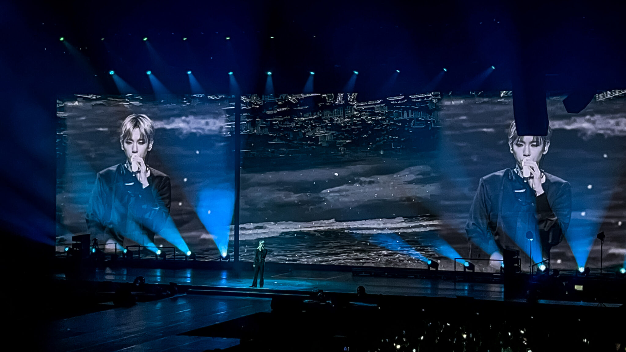 Baekhyun turns MOA Arena into a dreamscape at his ‘Reverie’ concert in ...